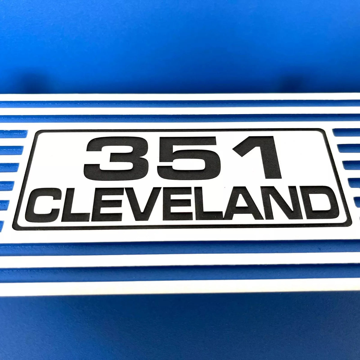 Ford 351 Cleveland - Die-cast Logo - Finned Valve Covers - Blue – Ansen USA